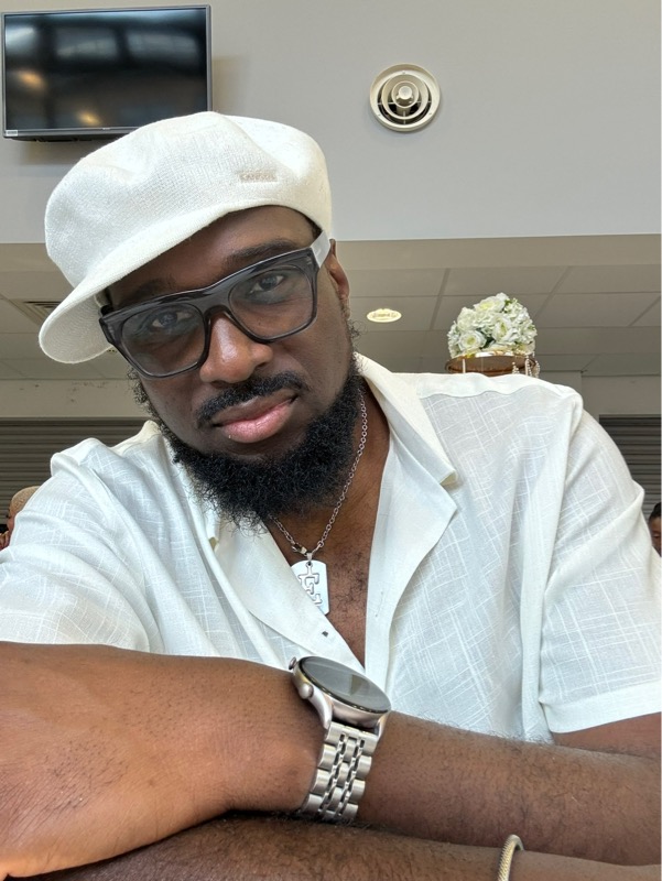 Mr Meeks ☕️VP (@meeksuz) is LIVE - TikTok LIVE