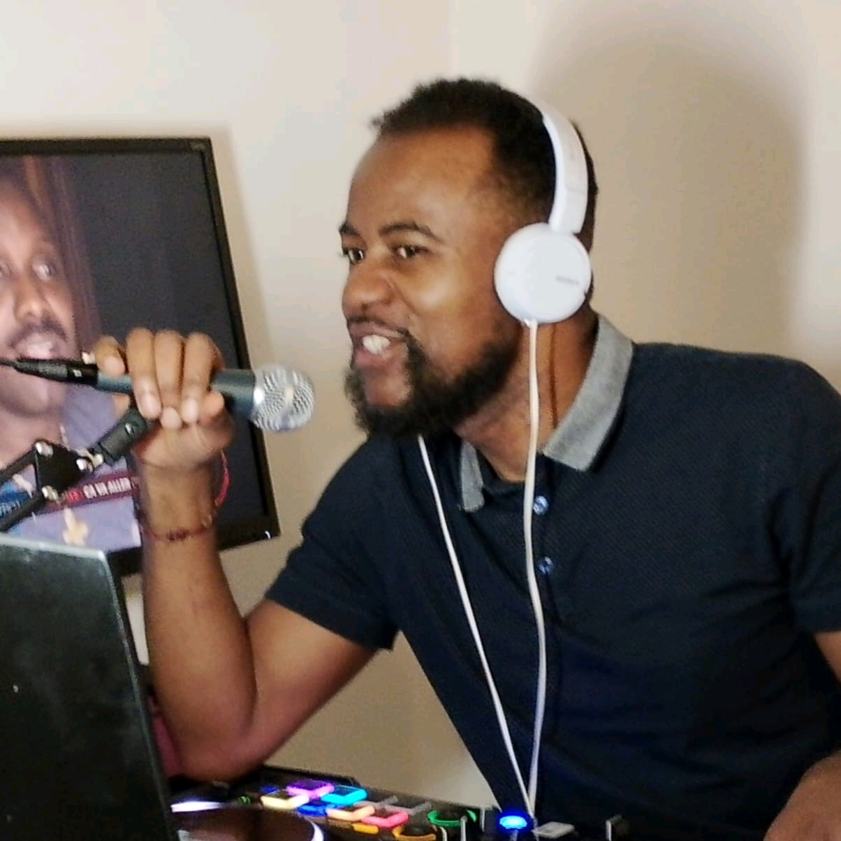 LIVE DU BONHEUR🇨🇭DJ Nice Kis (@nice_kis) is LIVE - TikTok LIVE
