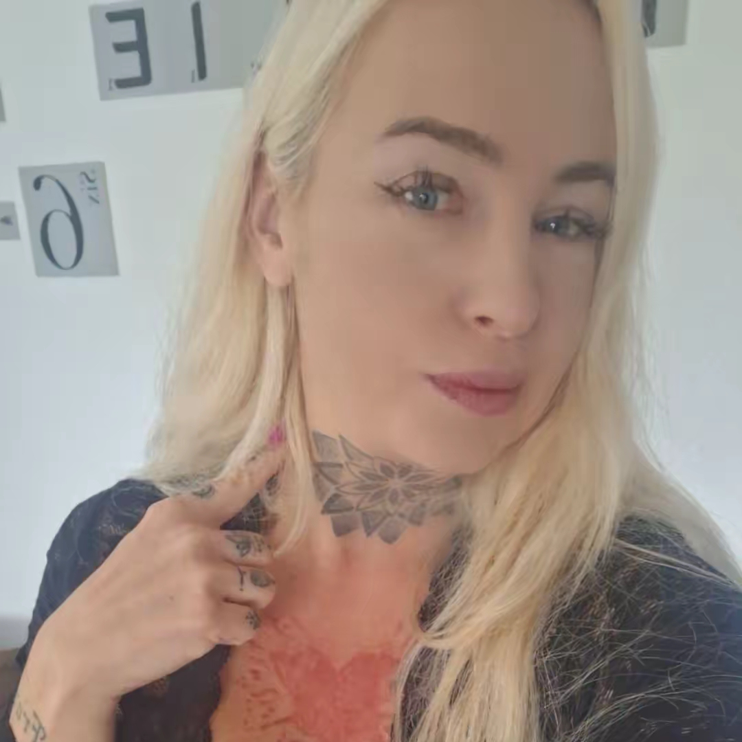 Jessy (@jessy_sweet) is LIVE - TikTok LIVE